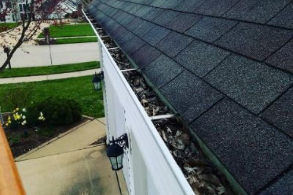 5 Star Gutter Cleaning in Medford OR - Rogue Pro Softwash